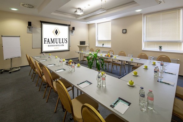 Famulus business és konferencia hotel Győr